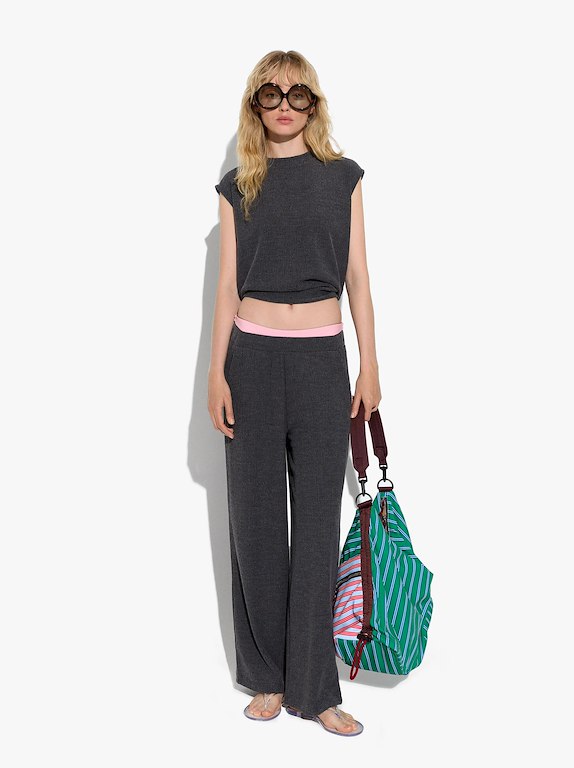 TOP WITH BUTTON DETAIL