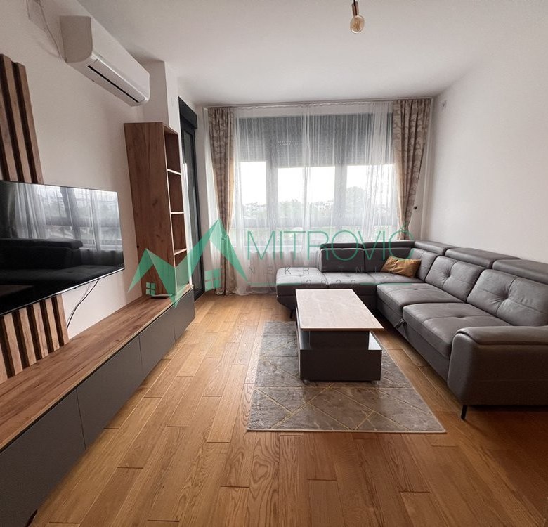 Novi Sad, Salajka – Nov, kompletno namešten jednoiposoban stan – šifra nekretnine 9102170:.