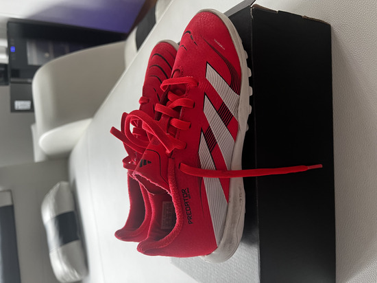 Adidas predator patike za fudbal