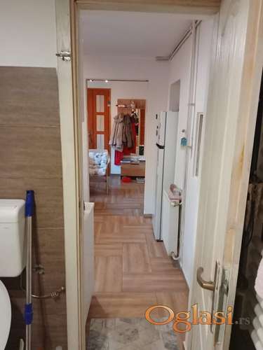 Prodaje se kuća u centru Sremskih Karlovaca.