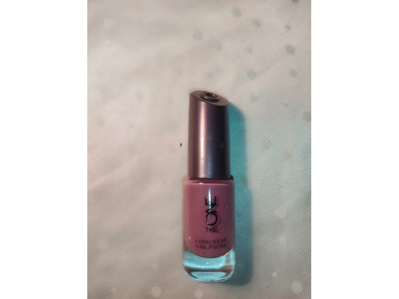 ORIFLAME LAK ZA NOKTE U LJUBIČASTO NATUR TONU