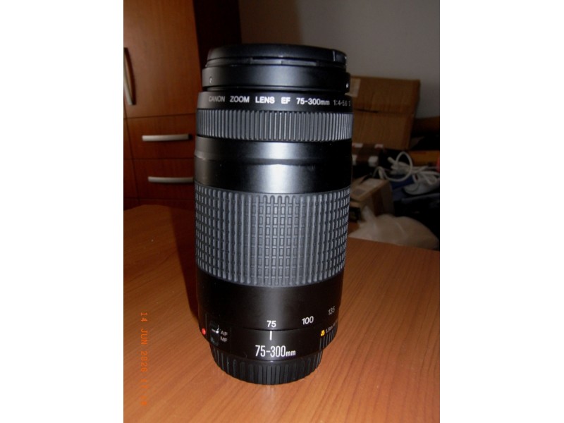 CANON EF 75-300mm,MADE IN JAPAN.