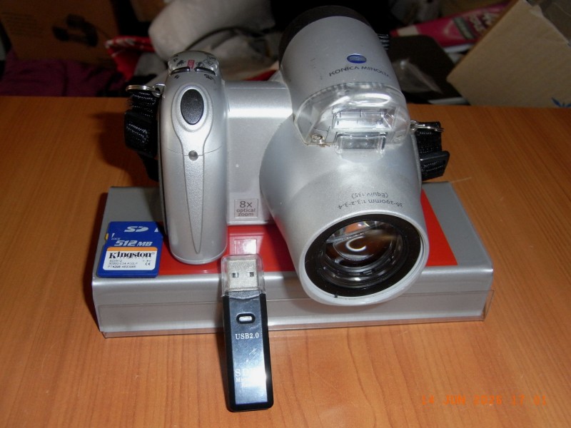 MINOLTA DIMAGE Z10-3,2 MPix,8xoptički zum.