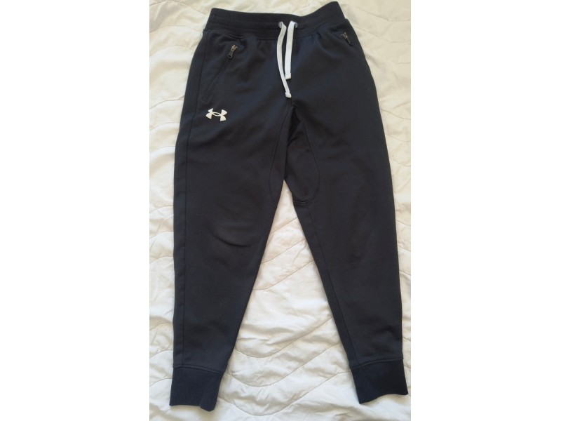 Under Armour donji deo trenerke 122/128