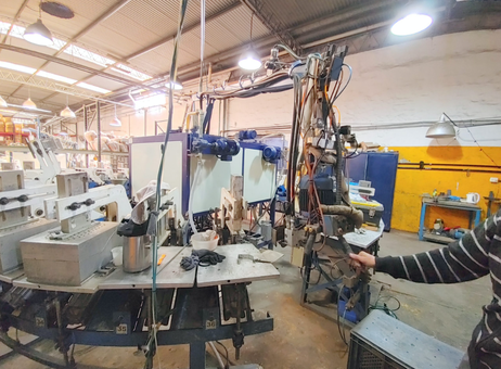 Mašina za injekciono prešanje Tecusi Tecusi PU Injection Machine