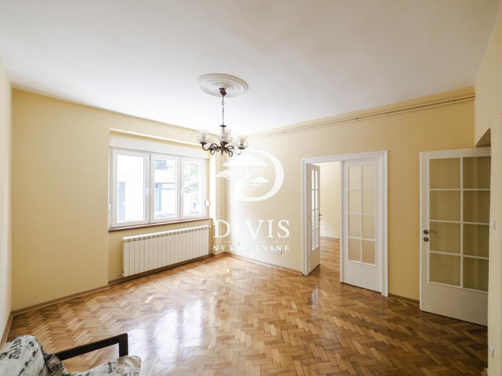 Cetinjska, Četvorosoban stan na prodaju, 65m2, 329.000€