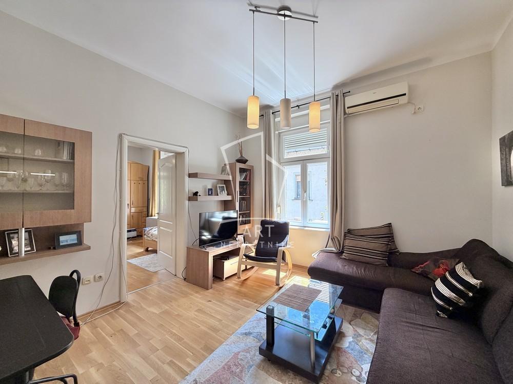 Komnen Barjaktara, Dvosoban stan na prodaju, 38m2, 179.000€