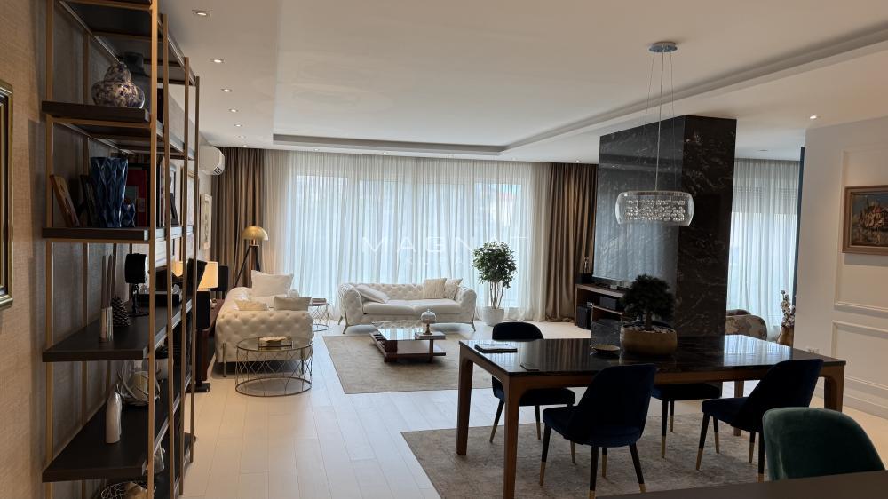 Neznanog Junaka, Dvosoban stan na prodaju, 131m2, 930.000€