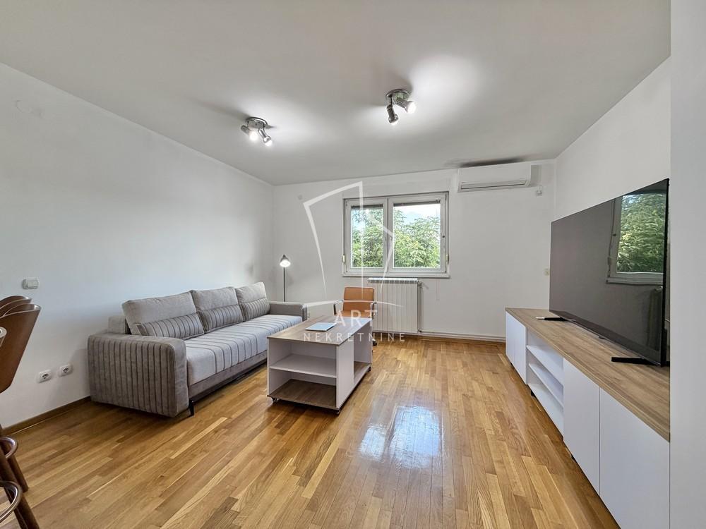 Radoja Domanovića, Četvorosoban stan na prodaju, 87m2, 350.000€