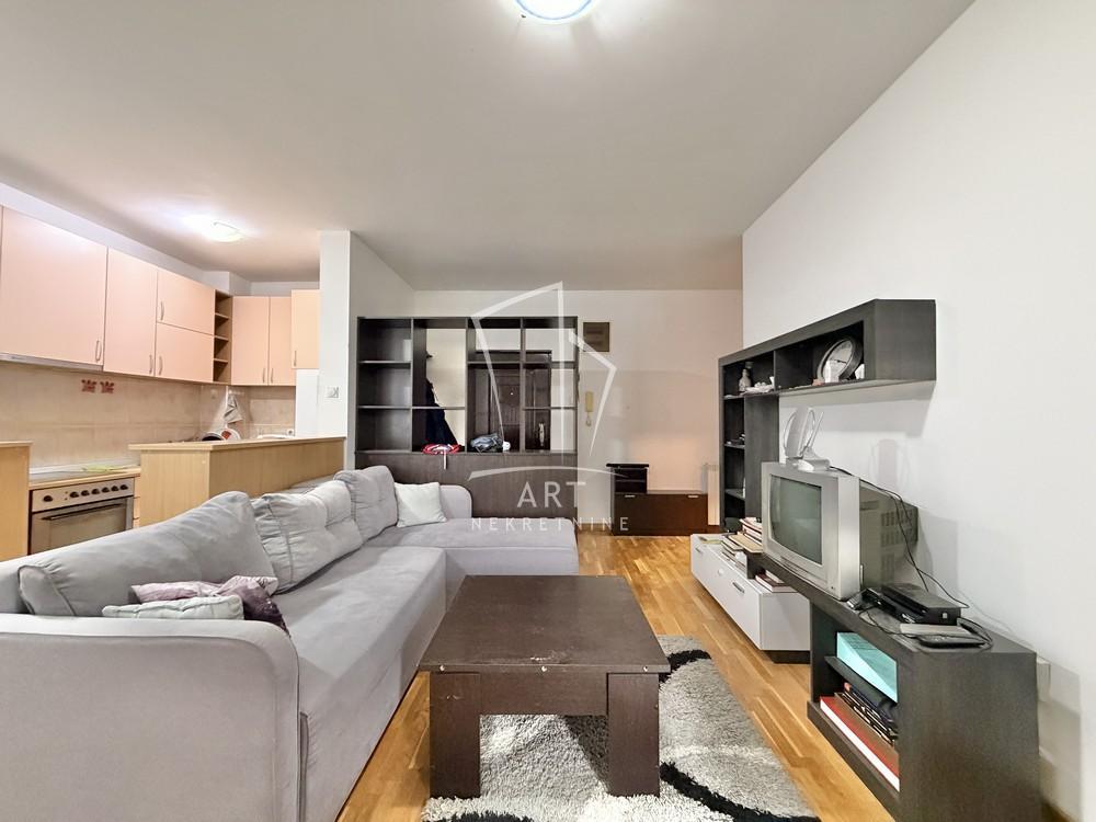 Stojana Stoleta Aranđelovića, Dvosoban stan na prodaju, 42m2, 140.000€