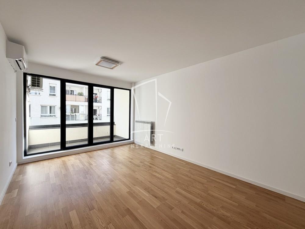 Mirka Milojkovića, Trosoban stan na prodaju, 67m2, 217.000€