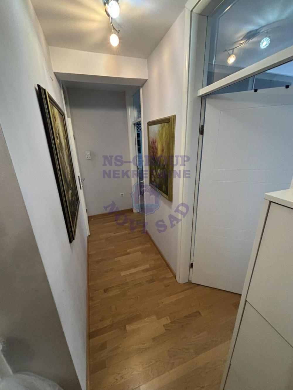 Trosoban stan na prodaju, 65m2, 226.600€