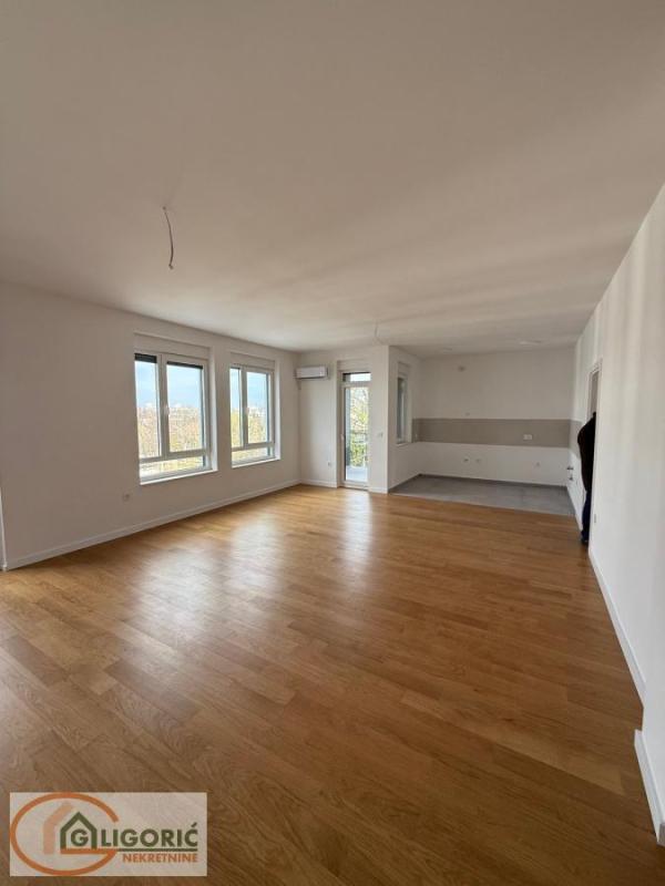 Četvorosoban stan na prodaju, 113m2, 327.700€