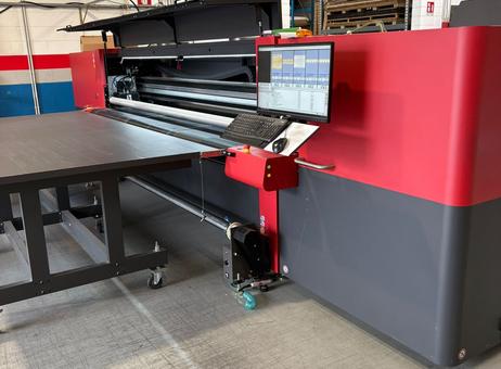 Velikoformatni inkjet crtač Efi-Vutek 32H