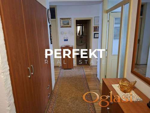 Centar, 74m2, dvosoban, II, lift, cg