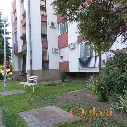 HITNA PRODAJA - garsonjera , vrlo povoljno, Ruma