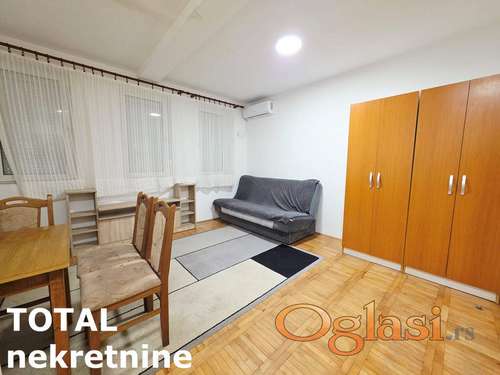 STAN - PETROVARADIN - PETROVARADIN - 25m2 - 70000 evra