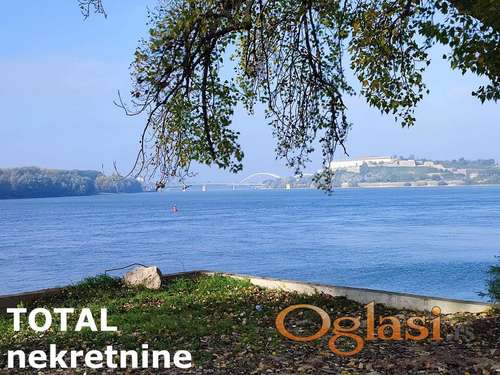 PLAC - PETROVARADIN - RIBNJAK - 1936m2 - 432600 evra