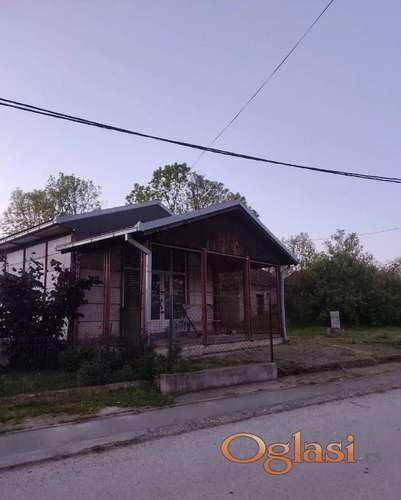 Lokal i plac u Lajkovcu