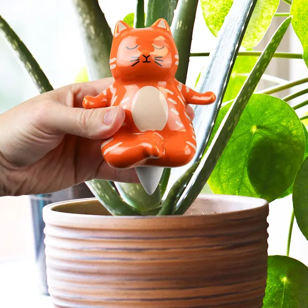 Figura za saksiju i zalivanje Yoga Cat