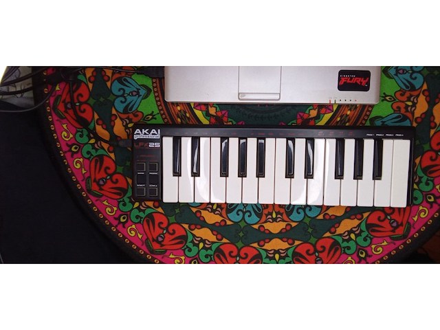 AKAI PRO LPK 25