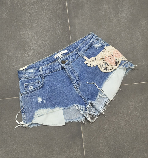 ZARA TEKSAS SORTS