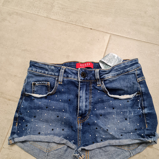 Guess original šorc 1500 din rasprodajaa