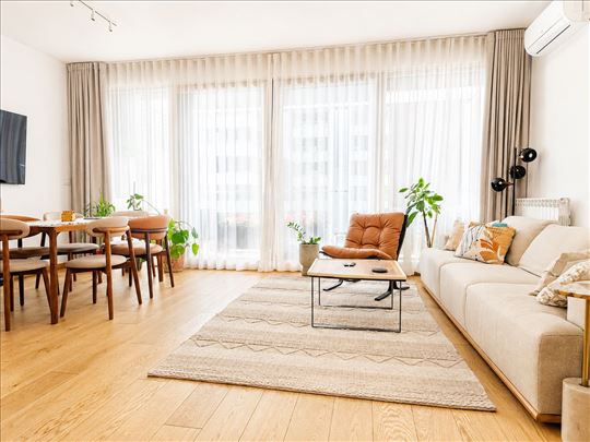 Luksuzan trosoban stan 94 m² sa garažnim mestom