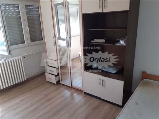 Garsonjera na karaburmi