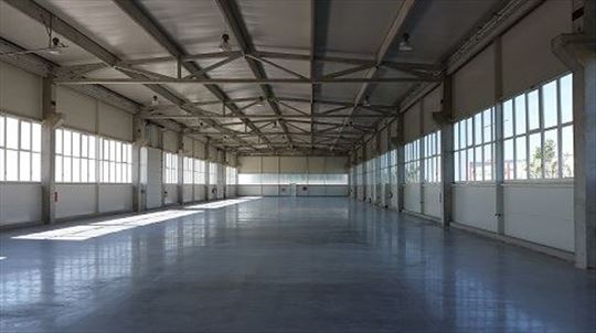 Krnješevci,magacin 1700m2