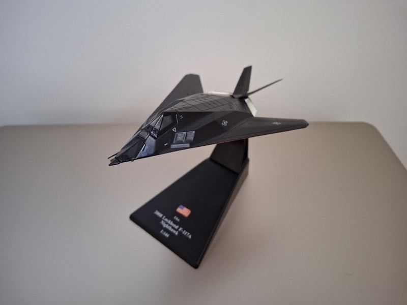 Amercom Borbeni Avioni Lockheed F-117A Nighthawk