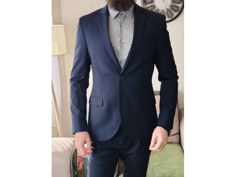 Odlično slim fit odelo A. LITRICO (52-L) musko odelo