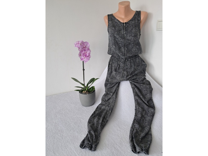 H&M viskozni crno-beli kombinezon S