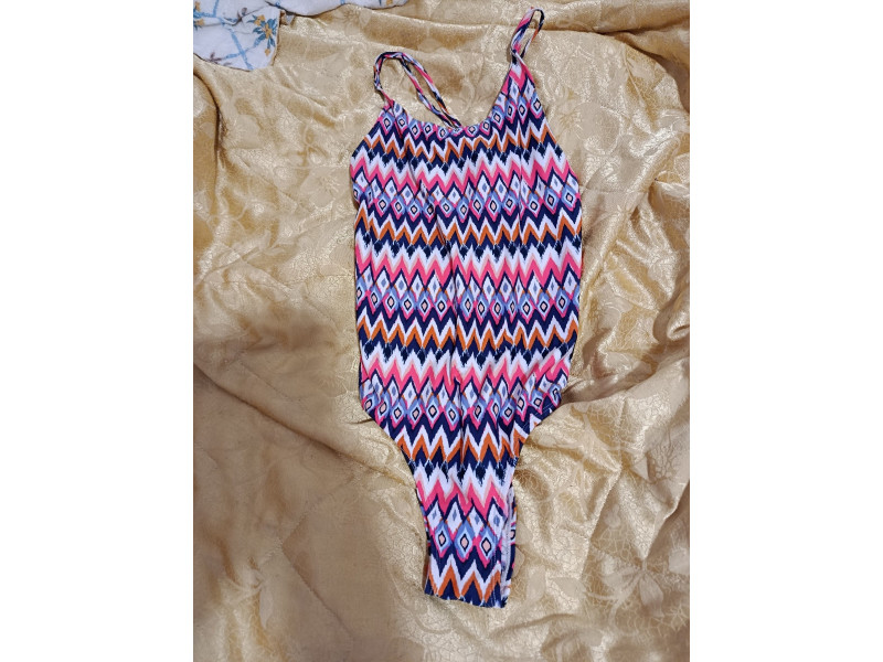Primarni kupaći kostim