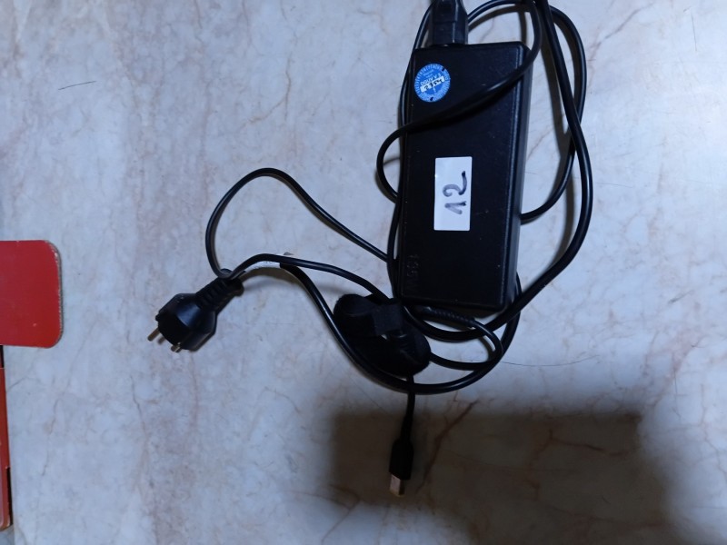 Ac Adapter Lenovo 20v6.75a 135W