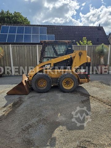 Utovarivač na točkovima
CATERPILLAR 226B