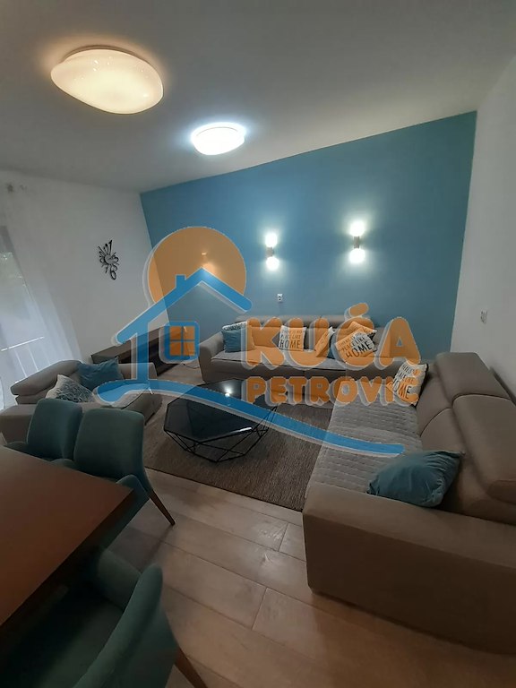 Trosoban stan, 67 m2, Kičevo, Vardarska ID: i-06198