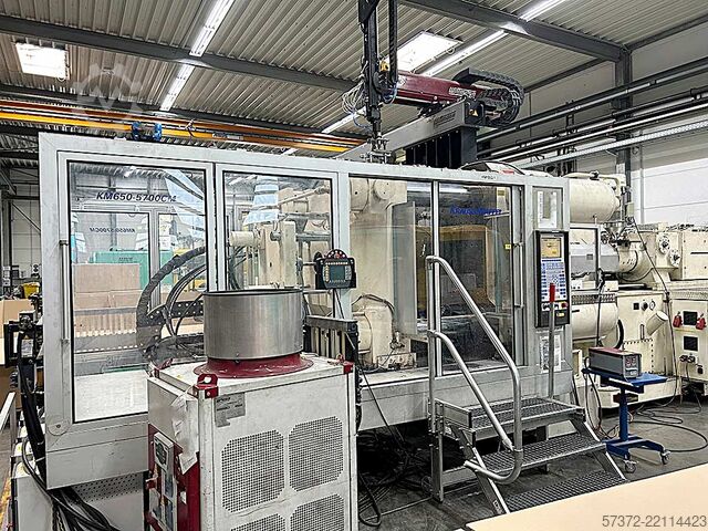 Mašina za brizganje plastike
KraussMaffei 650-5700 CM