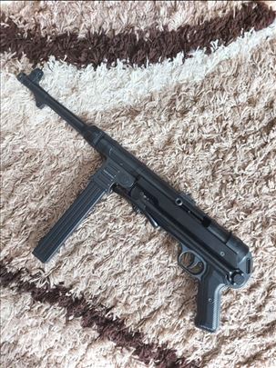 Malokalibarska sportska puška GSG MP40 22LR