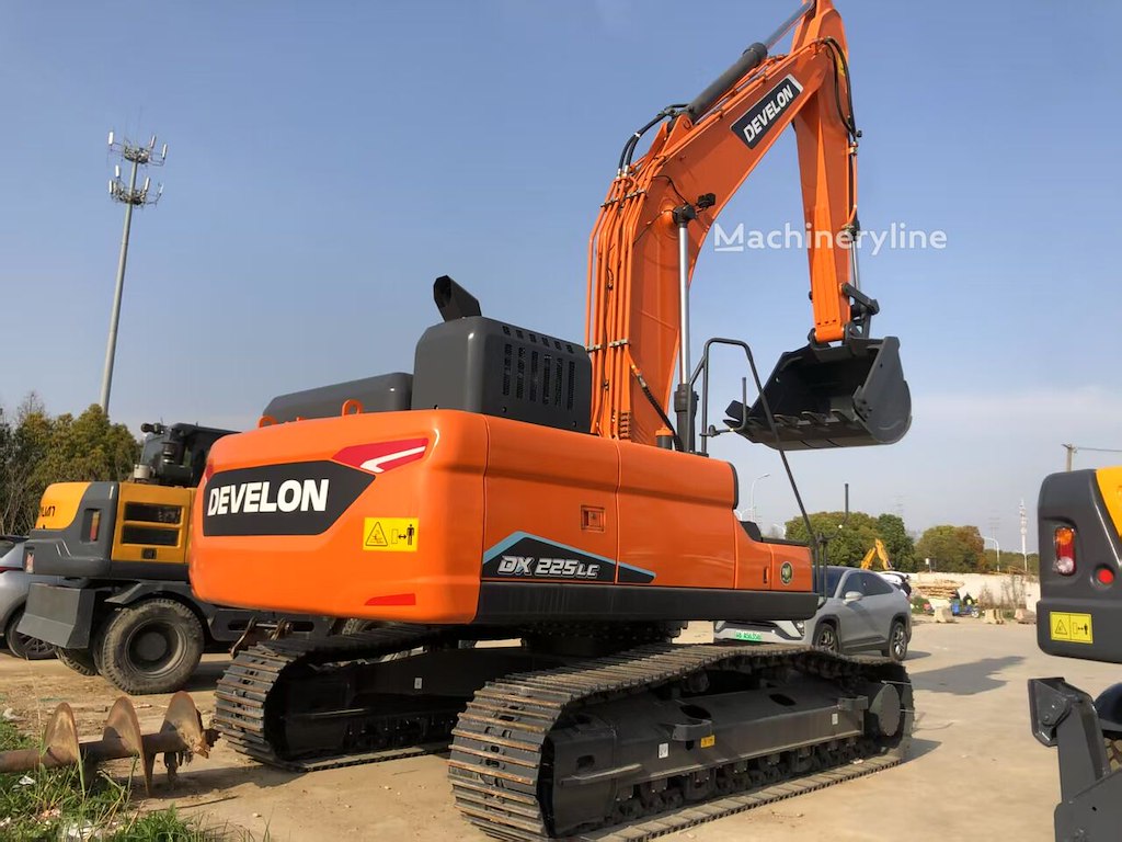 Novi Develon DX225LCA bager guseničar