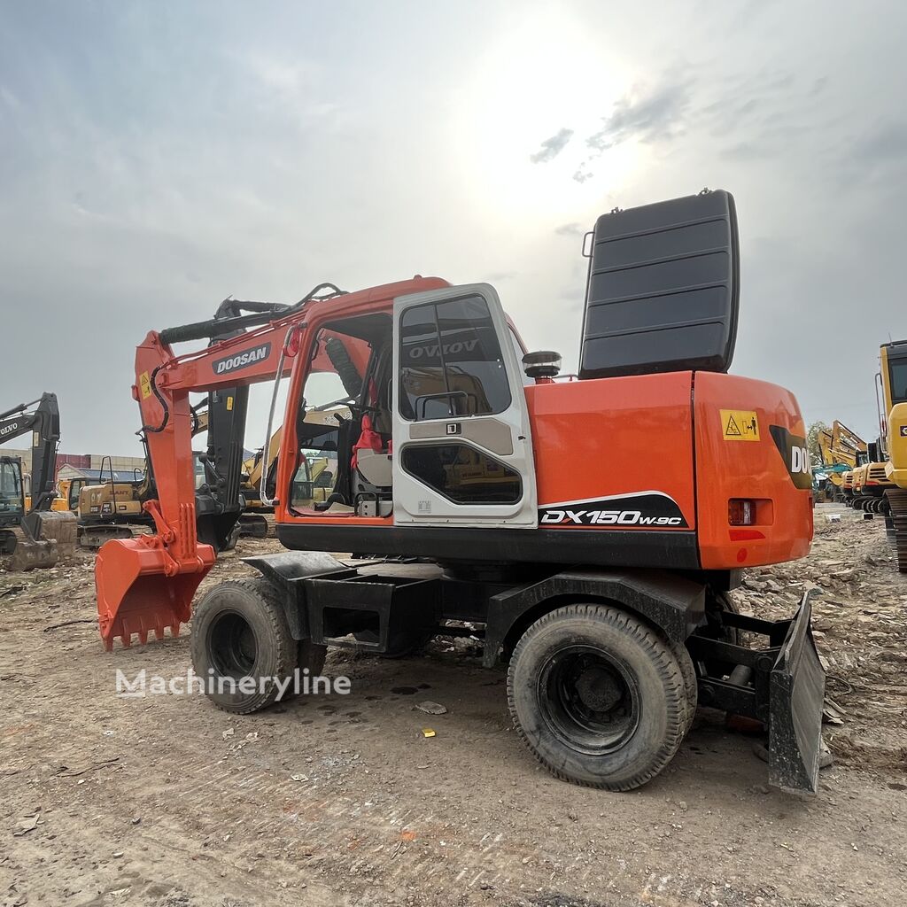Doosan DX150W bager točkaš