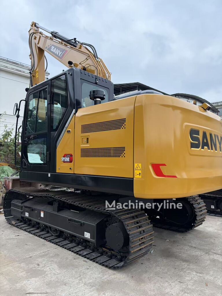 Novi Sany SY 135C bager guseničar