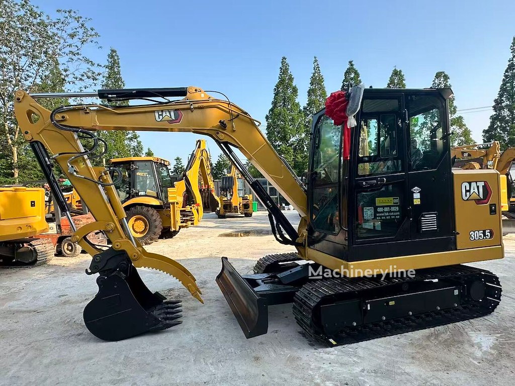 Novi Caterpillar 305.5 mini bager