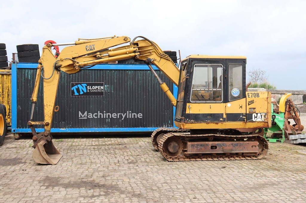 Prodaje se Caterpillar E70B bager guseničar na aukciji