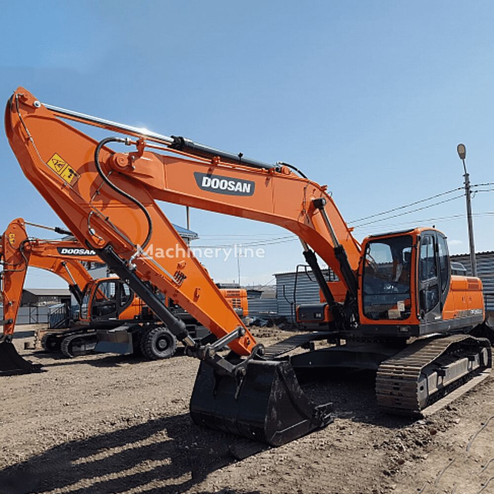 Doosan DX260LC bager guseničar