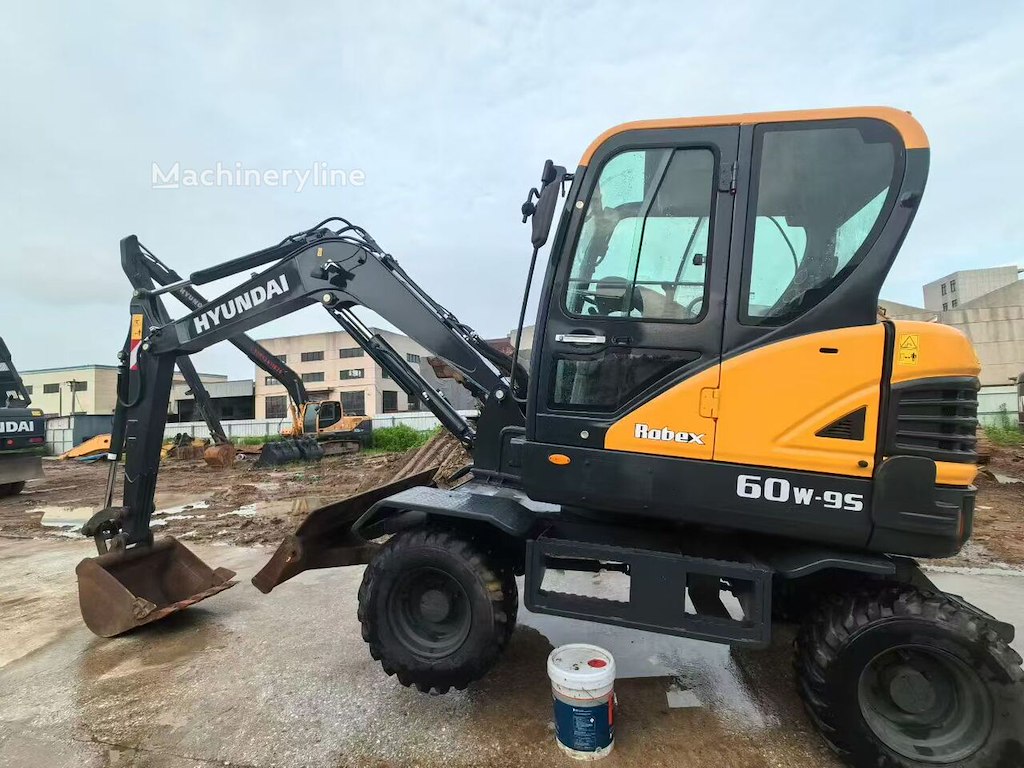Hyundai R60W-9S bager točkaš