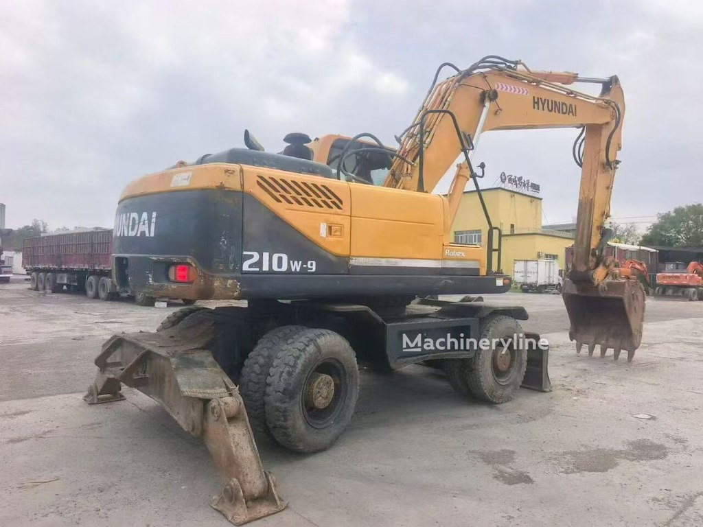 Hyundai R210W-9 bager točkaš