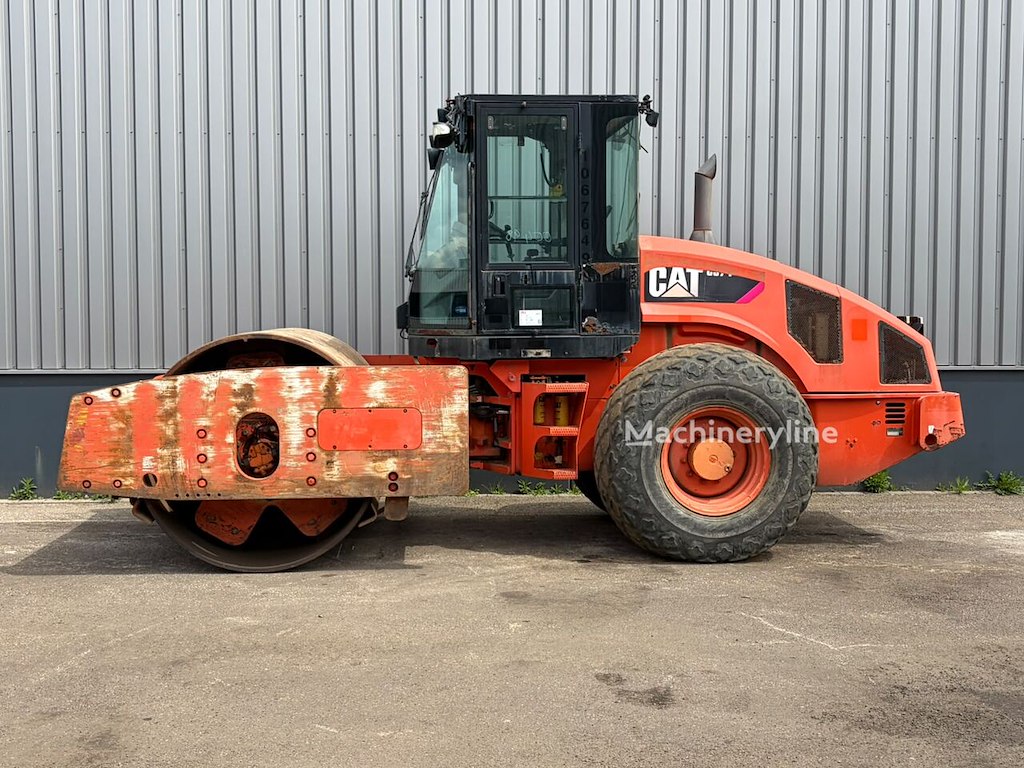 Caterpillar CS74 kompaktor s jednim valjkom