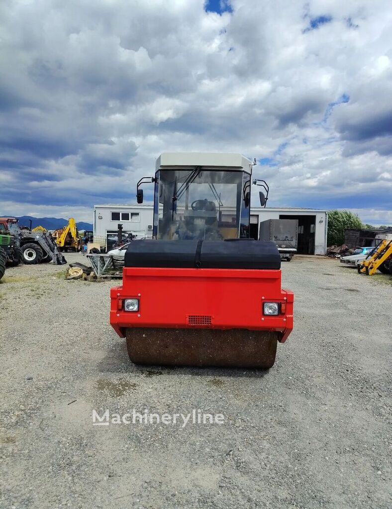 Caterpillar PS 300 kompaktor s jednim valjkom