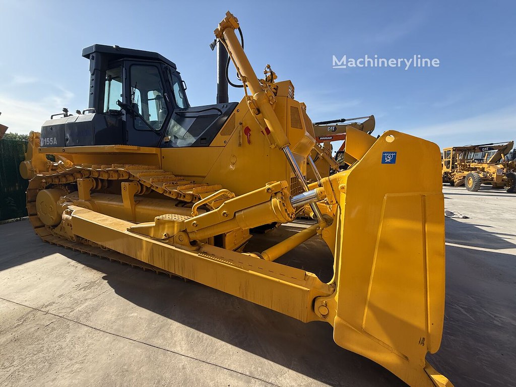 Komatsu D155A buldožer